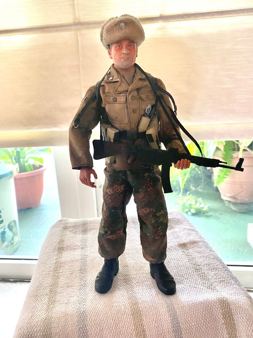 Dragon Hermann, Totenkopf Division NCO, Budapest 1945 (1/6 Scale or 12 ...