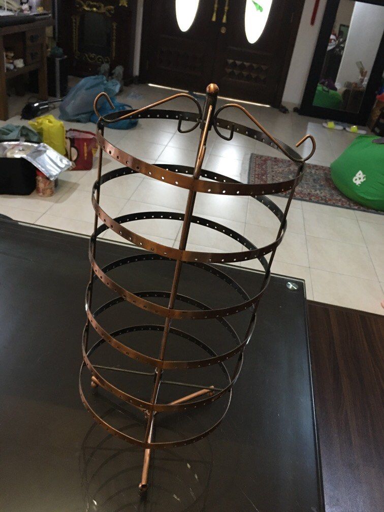 Ear rings rack, Women's Fashion, Jewelry & Organisers, Earrings on ...