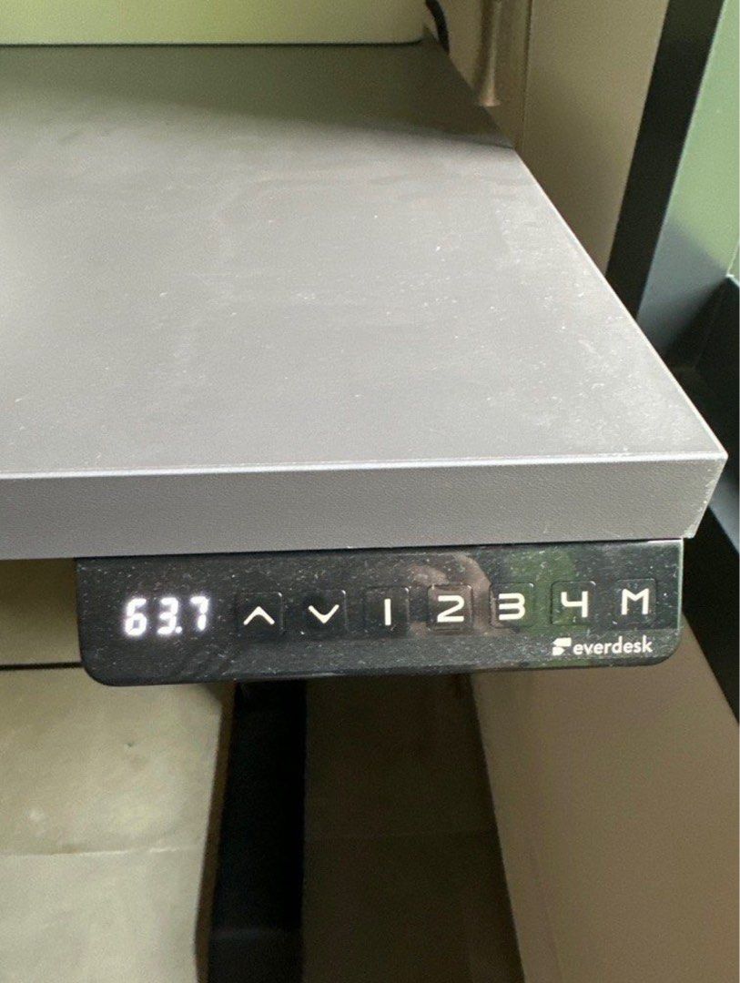 Everdesk Standing Desk (Adjustable), Furniture & Home Living, Furniture ...