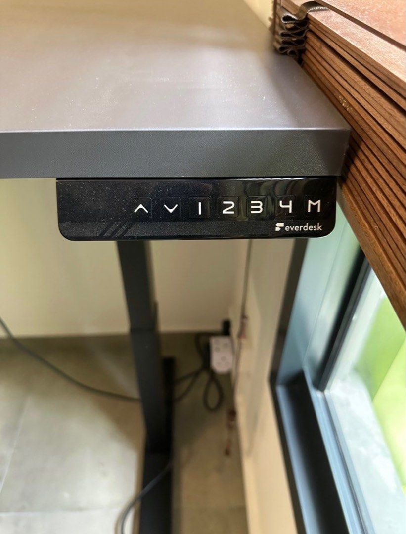 Everdesk Standing Desk (Adjustable), Furniture & Home Living, Furniture ...