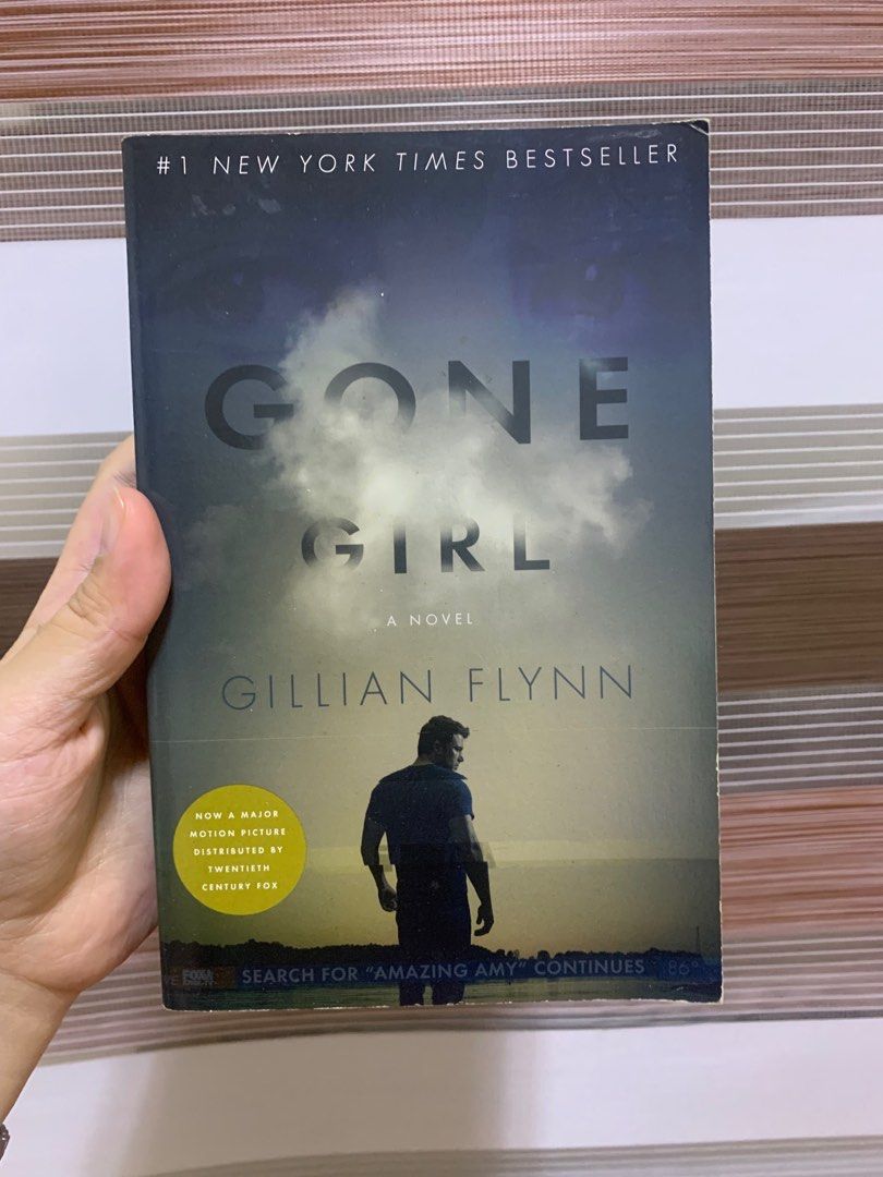 GONE GIRL by Gillian Flynn Book, Hobbies & Toys, Books & Magazines ...