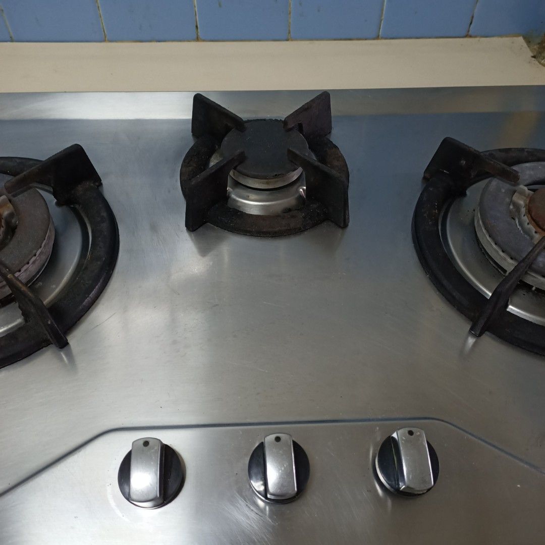 Good working condition Gas Stove or gas hob with 3 burners. Electronic ...