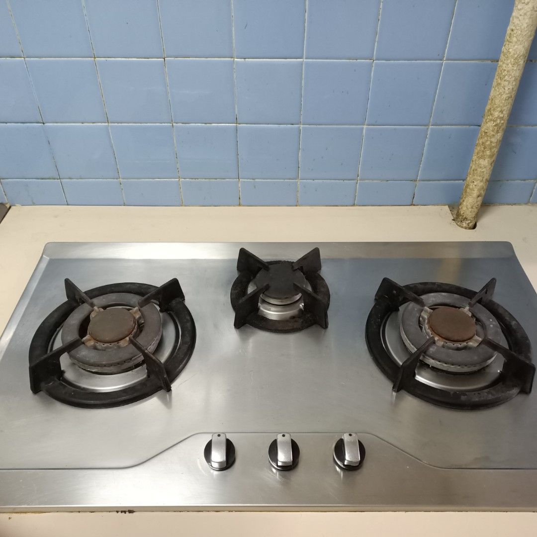 Good working condition Gas Stove or gas hob with 3 burners. Electronic ...