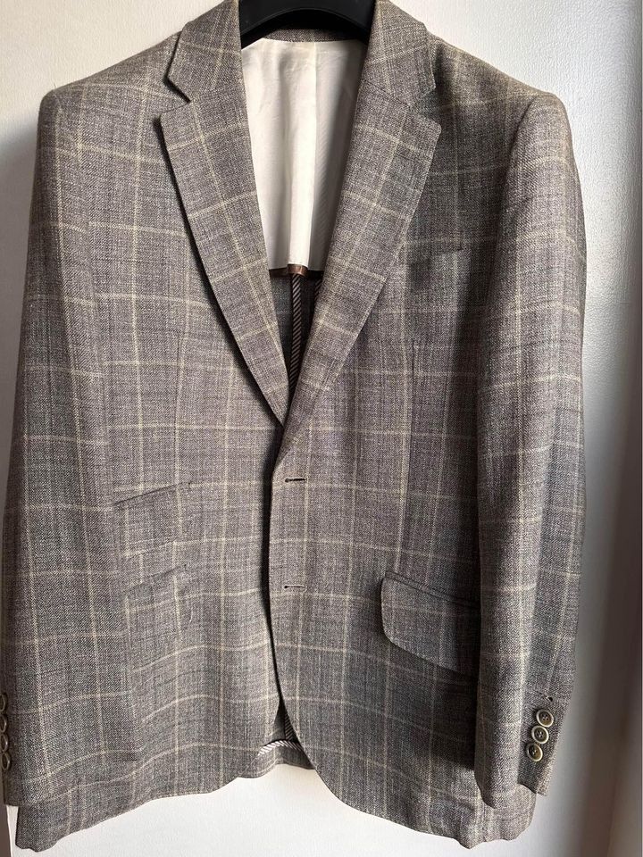 Hackett blazer gray check/prince of wales, Men's Fashion, Coats ...