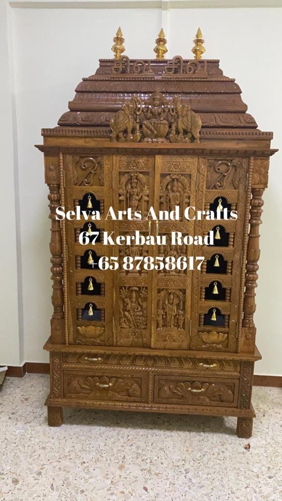 Indian Hindu Prayer Pooja Altar, Women's Fashion, Muslimah Fashion ...