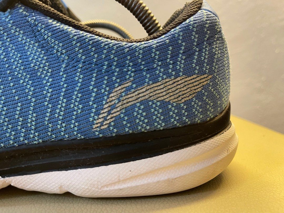 LINING RUNNING SHOES, Men's Fashion, Footwear, Sneakers on Carousell