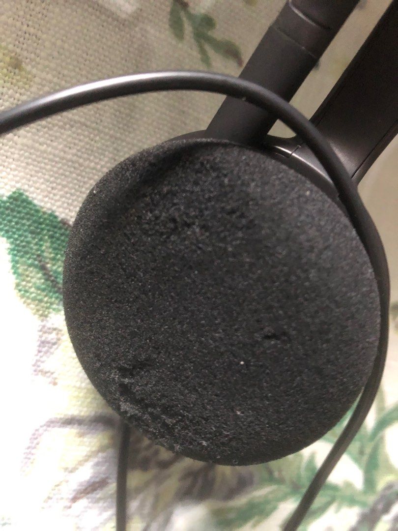 Logi Headset, Audio, Headphones & Headsets on Carousell