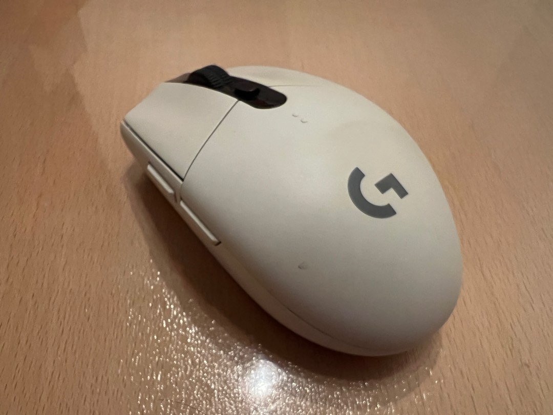 Logitech G304 (double click), 電腦＆科技, 電腦周邊及配件, 電腦滑鼠及相關產品 - Carousell