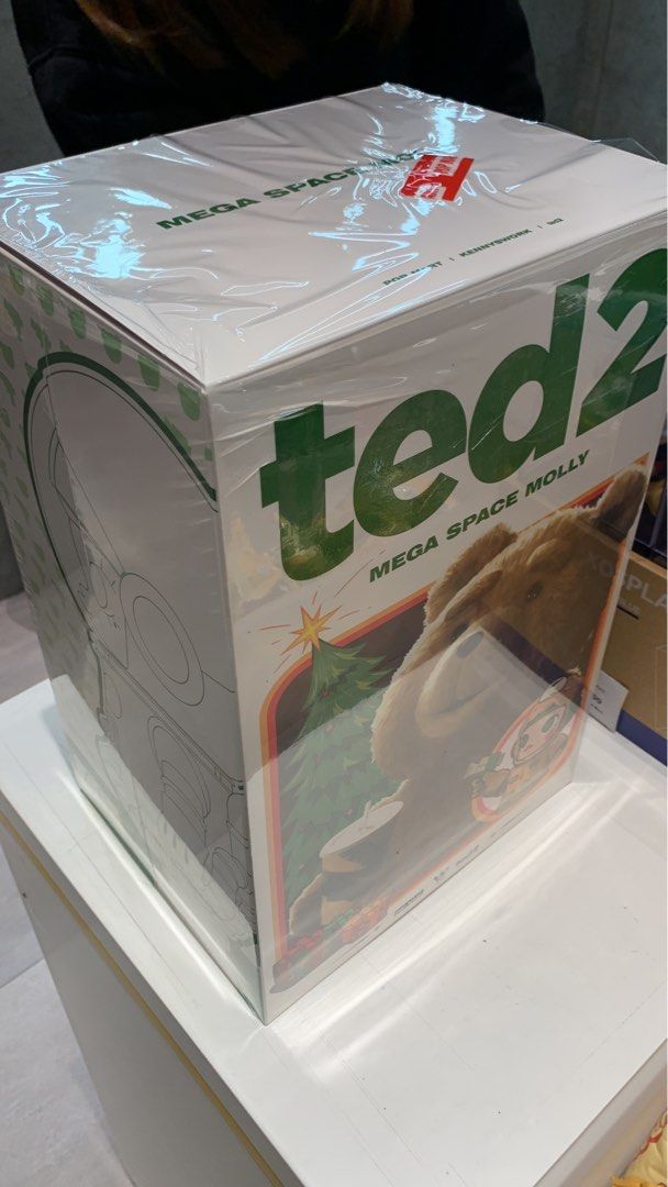 MEGA SPACE MOLLY 400% Ted 2 Limited Edition, Hobbies & Toys, Toys ...