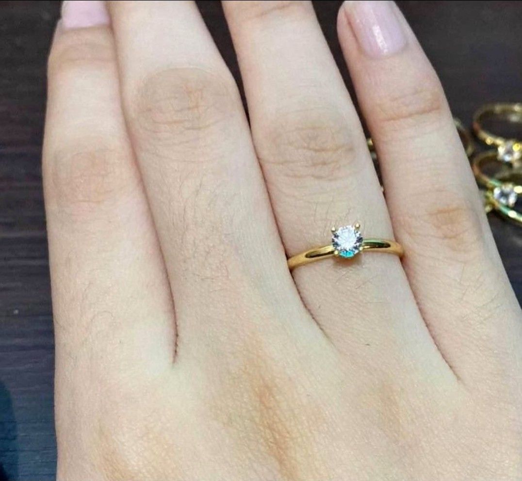 Pawnable 18k saudigold ladies ring, Women's Fashion, Jewelry ...