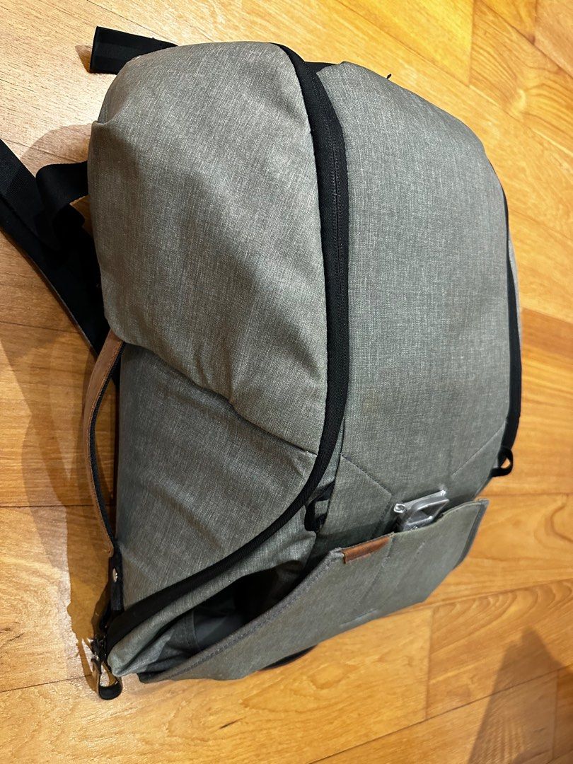 Peak Design Everyday Backpack v1 30L Grey, Men's Fashion, Bags ...