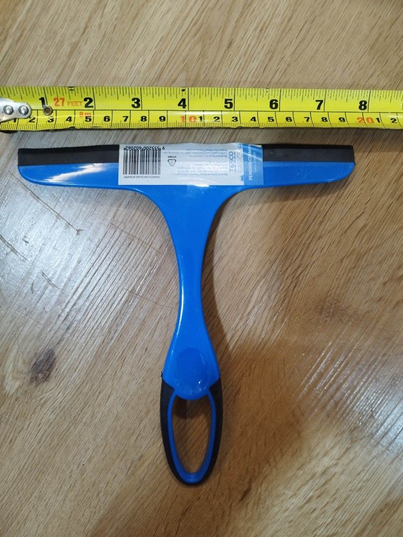 Portable light weight plastic squeegee/squilgee with a flat, smooth ...