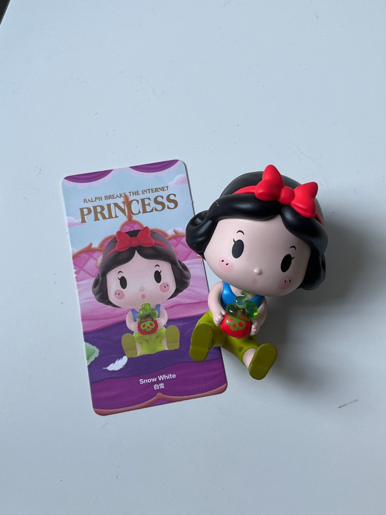 Princess popmart - Snow white , Hobbies & Toys, Toys & Games on Carousell