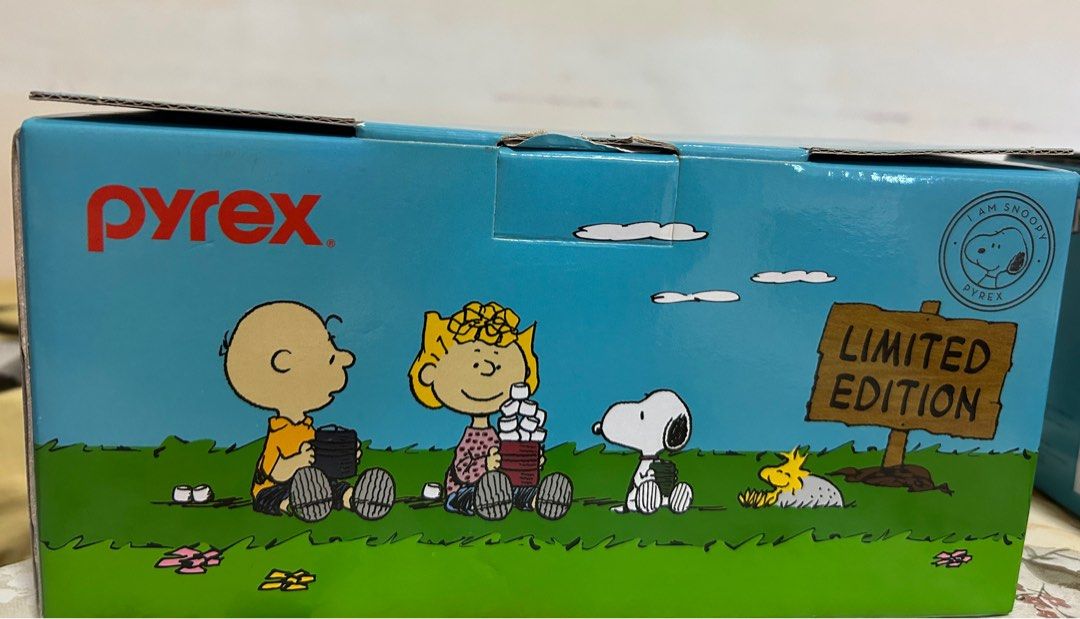 Pyrex Peanuts Mug Set (6 mugs & 1 carafe) limited edition, Furniture ...