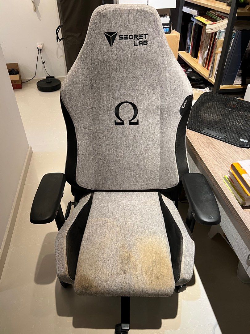 Secretlab Gaming Chair 2020 Cookies and Cream, Furniture & Home Living ...
