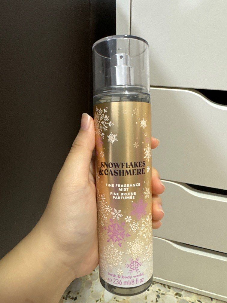 Snowflakes & Cashmere Fine Fragrance Mist, Beauty & Personal Care ...