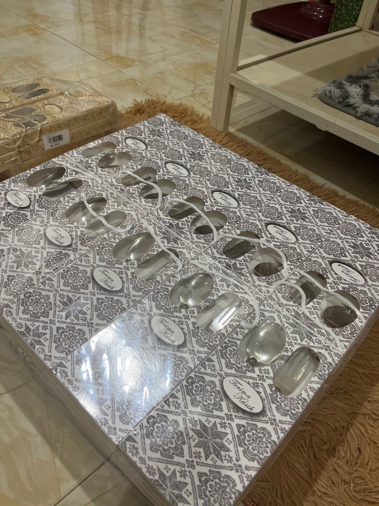 Sudu Garfu Door Gift, Furniture & Home Living, Kitchenware & Tableware ...