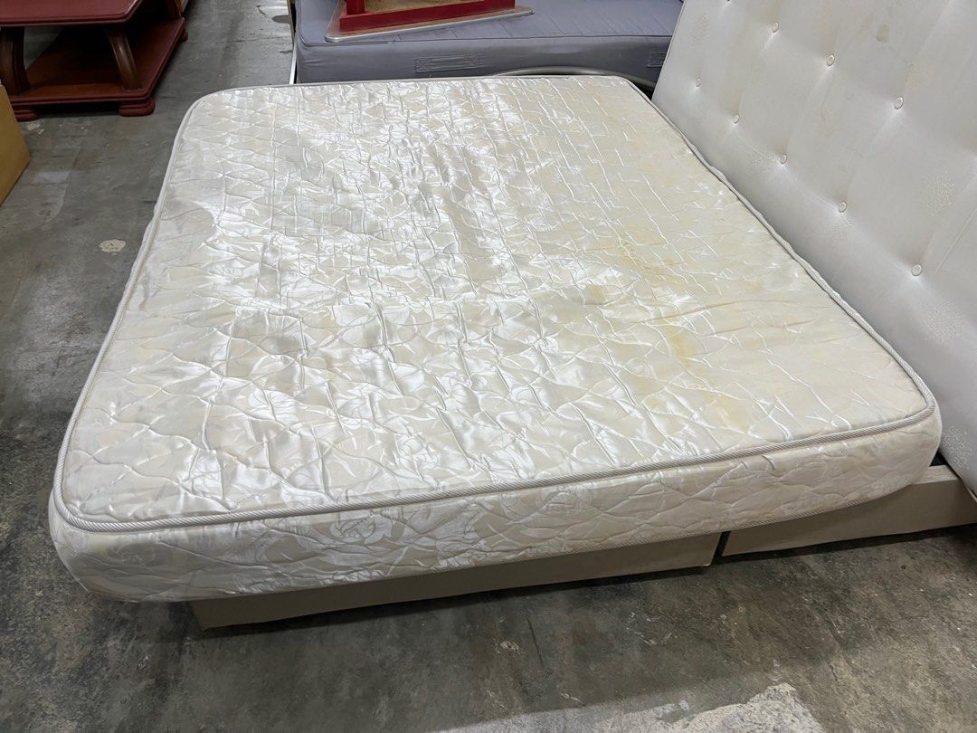 Tilam queen span, Furniture & Home Living, Furniture, Bed Frames ...