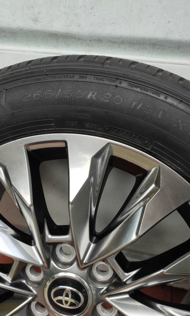 Toyota LC300 Mags w/ Tires 20 inch OEM, Car Parts & Accessories, Mags ...