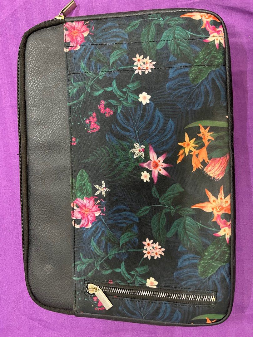 typo laptop bag, Women's Fashion, Bags & Wallets, Tote Bags on Carousell