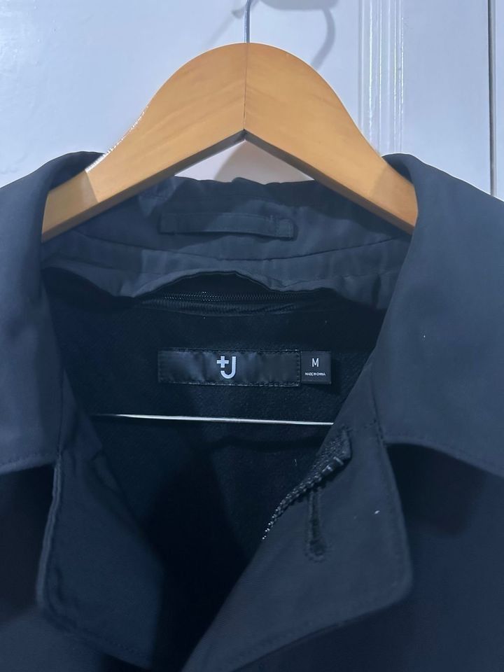 Uniqlo j+ overcoat/rain coat 3/4 length, Men's Fashion, Coats, Jackets and Outerwear on Carousell