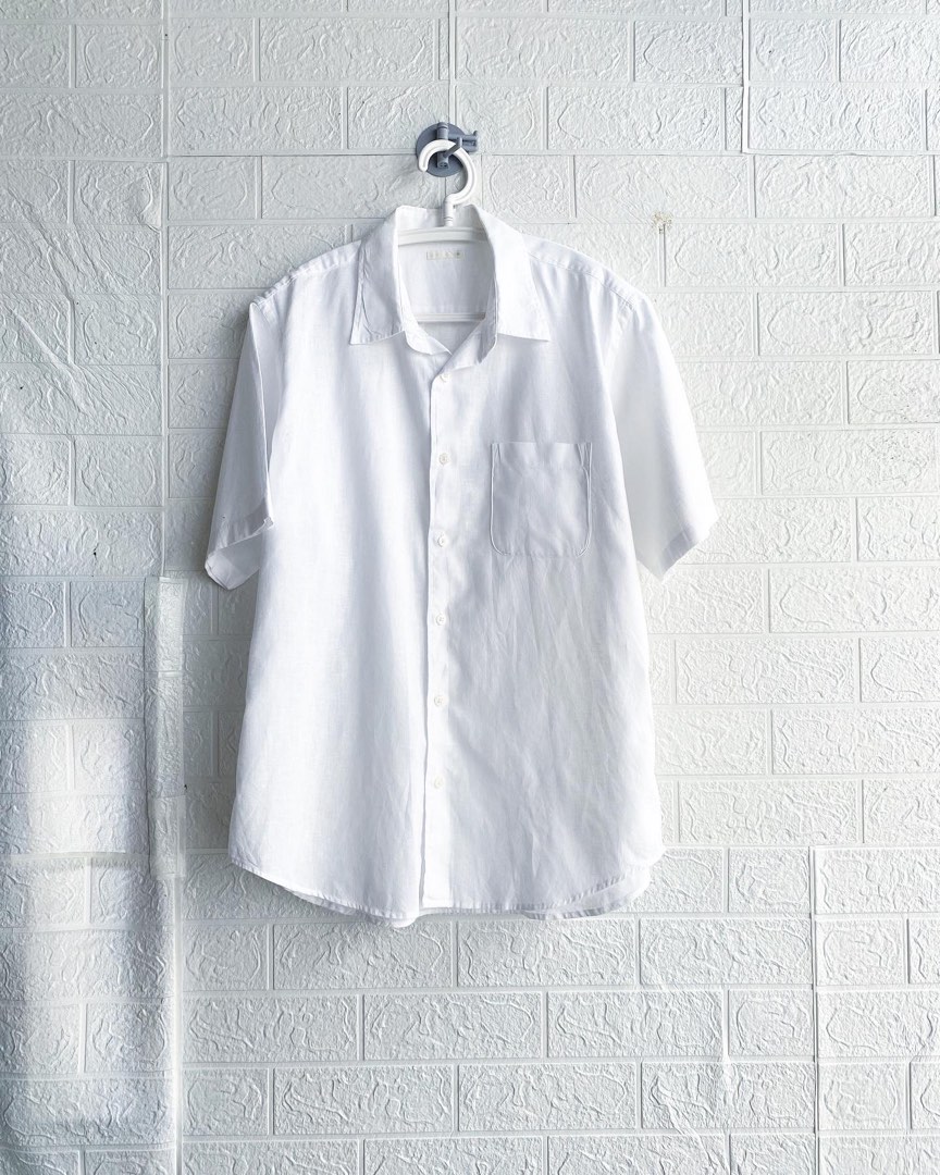Uniqlo kemeja putih, Fesyen Pria, Pakaian , Atasan di Carousell Uniqlo kemeja putih, Fesyen Pria, Pakaian , Atasan di Carousell
