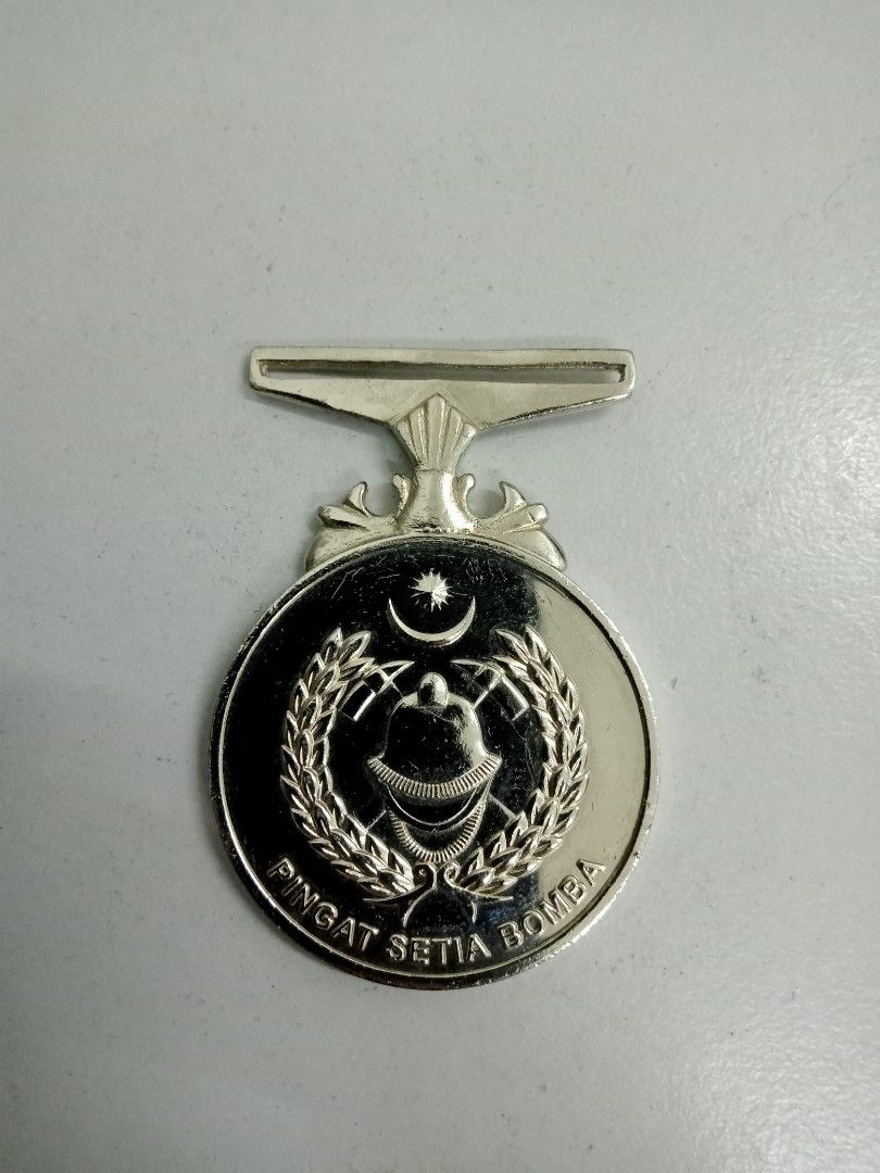Vintage Pingat Setia Bomba, Hobbies & Toys, Collectibles & Memorabilia ...