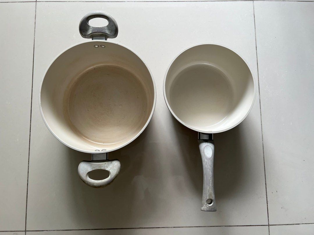 20cm and 24cm Cooking Pots, Furniture & Home Living, Kitchenware ...