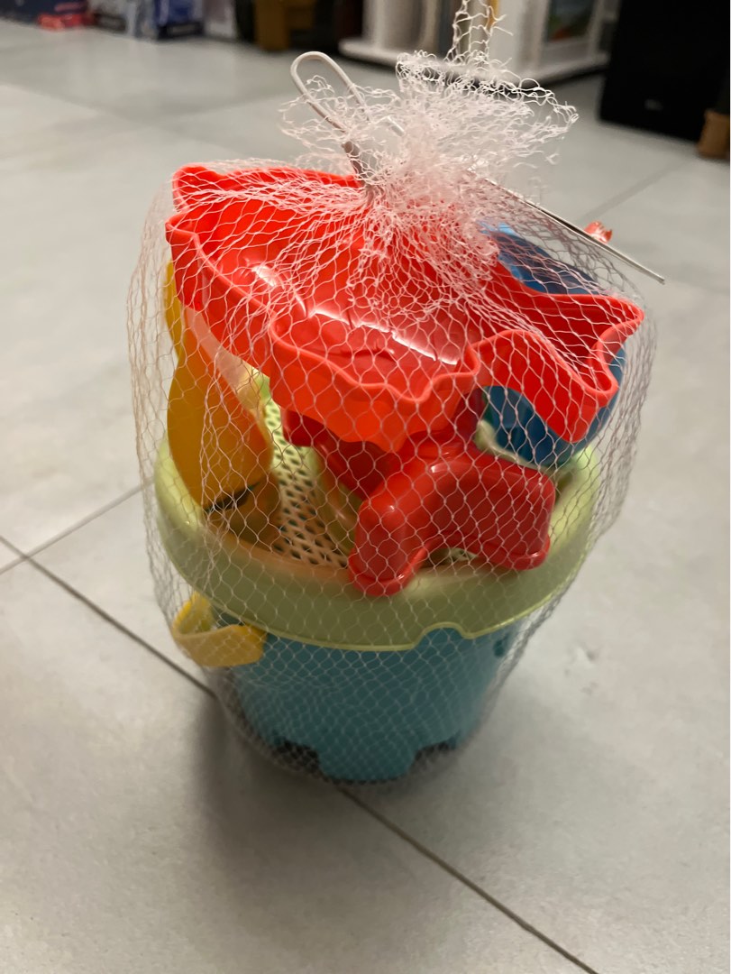 Beach Toy Bucket, Hobbies & Toys, Toys & Games on Carousell