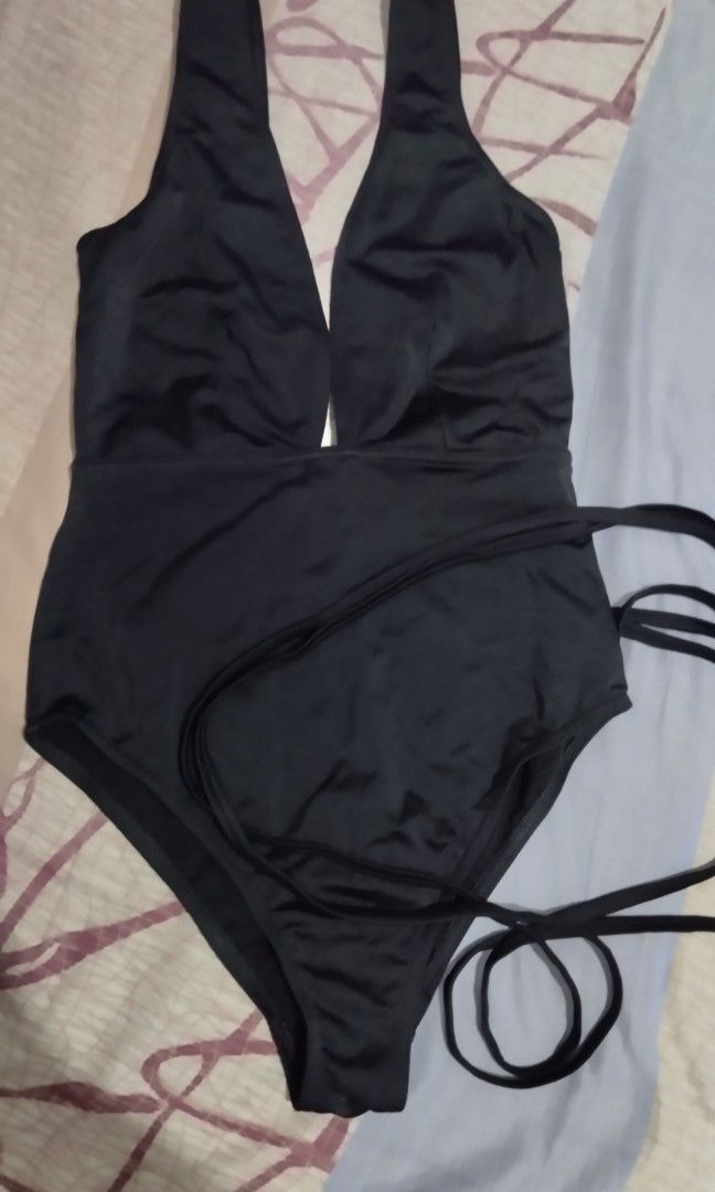Black One piece (SoSo Swimwear), Women's Fashion, Swimwear, Bikinis ...