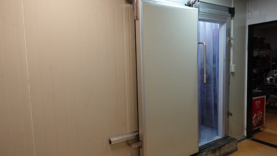 Cold Storage Walk In Chiller Walk in Freezer, Commercial & Industrial ...