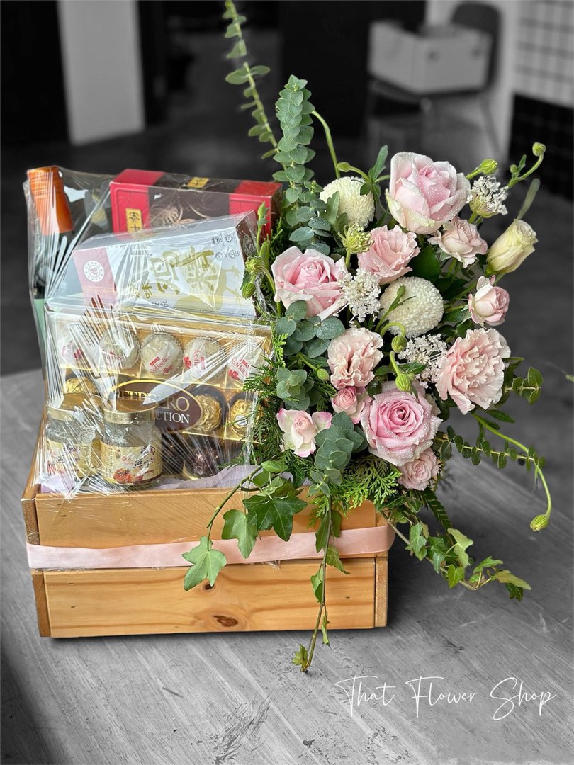 Customisable Gift Hamper, Hobbies & Toys, Stationery & Craft, Flowers ...
