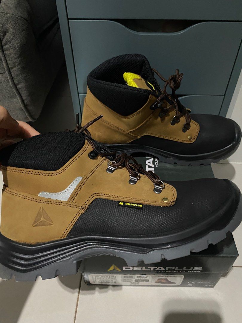 DELTAPLUS Safety Shoes, Men's Fashion, Footwear, Boots on Carousell