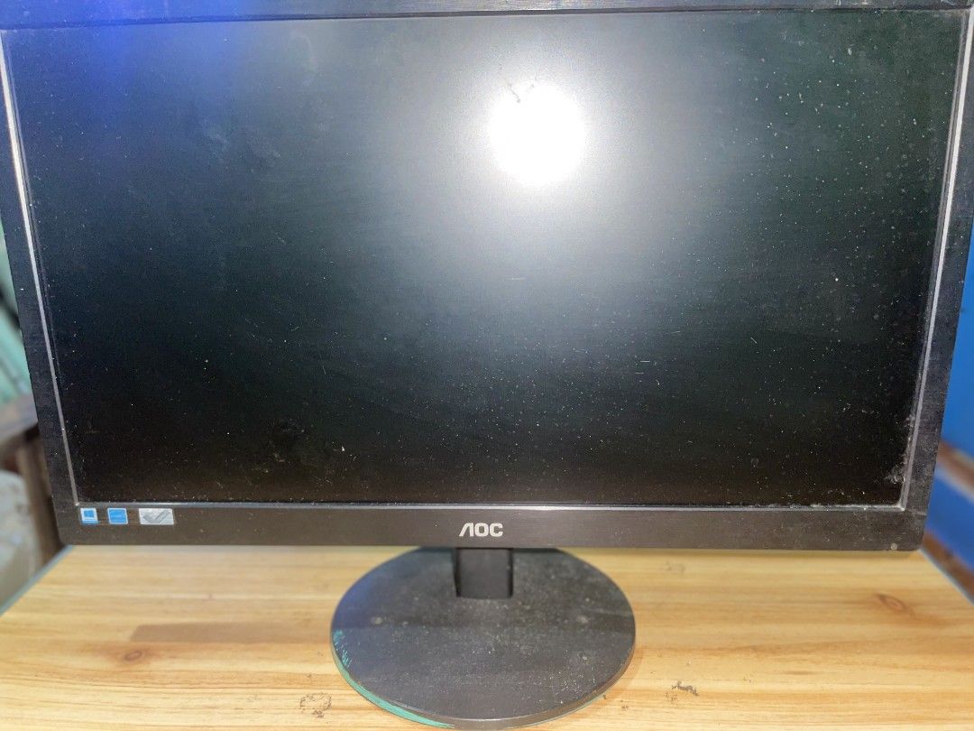 Desktop monitor DELL / AOC, Computers & Tech, Desktops on Carousell