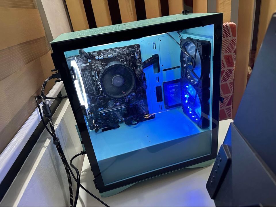 GAMING PC CYAN RYZEN 3 WITH TABLE, Computers & Tech, Desktops on Carousell