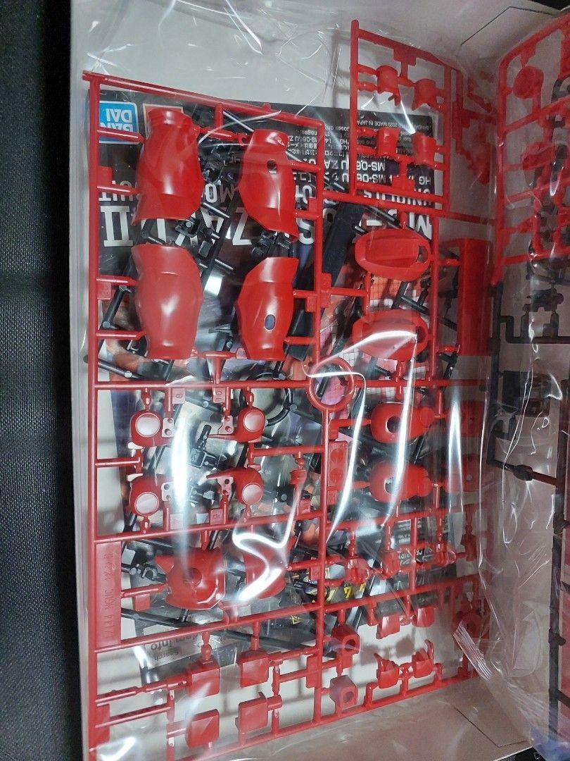 Gundam X Uniqlo collection Model kit Gunpla ms-06su Zaku II mobile suit ...