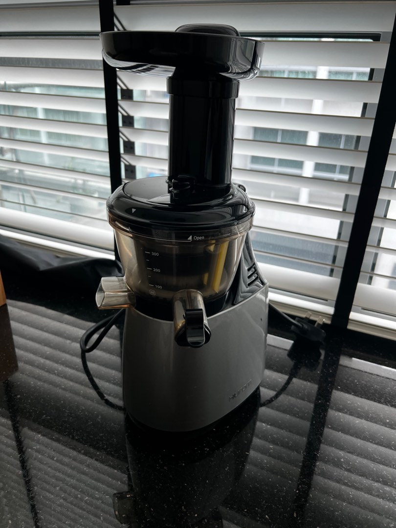 Hurom Slow Juicer, TV & Home Appliances, Kitchen Appliances, Juicers ...