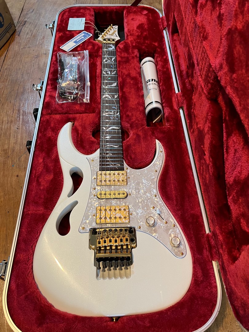 Ibanez PIA Steve Vai signature model, Hobbies & Toys, Music & Media ...