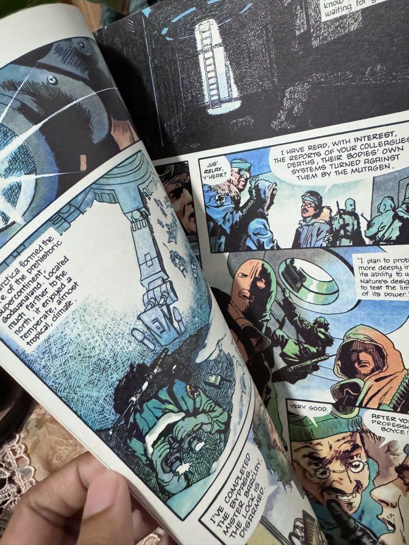 James Bond 007 Shattered Helix 1994, Hobbies & Toys, Books & Magazines ...