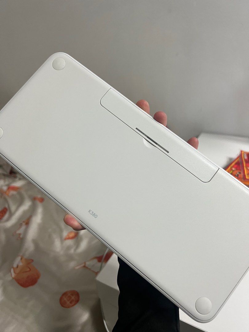 (有外盒) Logitech K380 羅技藍芽無線鍵盤 (支援 iPad 筆電), 電腦及科技產品, 電腦周邊產品, 電腦鍵盤及相關產品在旋轉拍賣