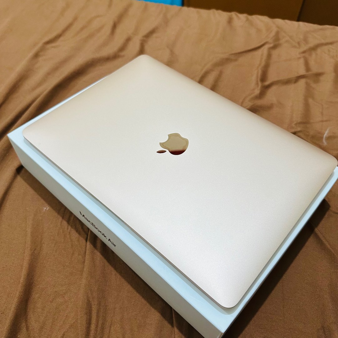 Macbook air m1 chip 256gb 10 cycle count only, Computers & Tech ...