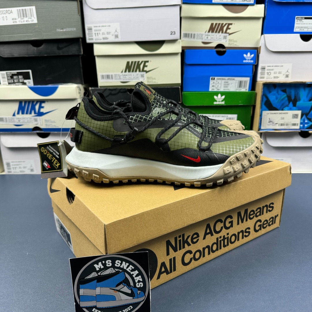 Nike ACG Mountain Fly Low Pilgrim and Black, Men's Fashion, Footwear ...