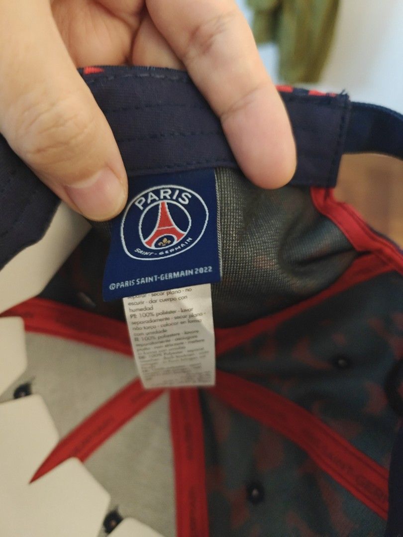 Official PSG Paris Saint Germain limited edition cap, Men's Fashion ...