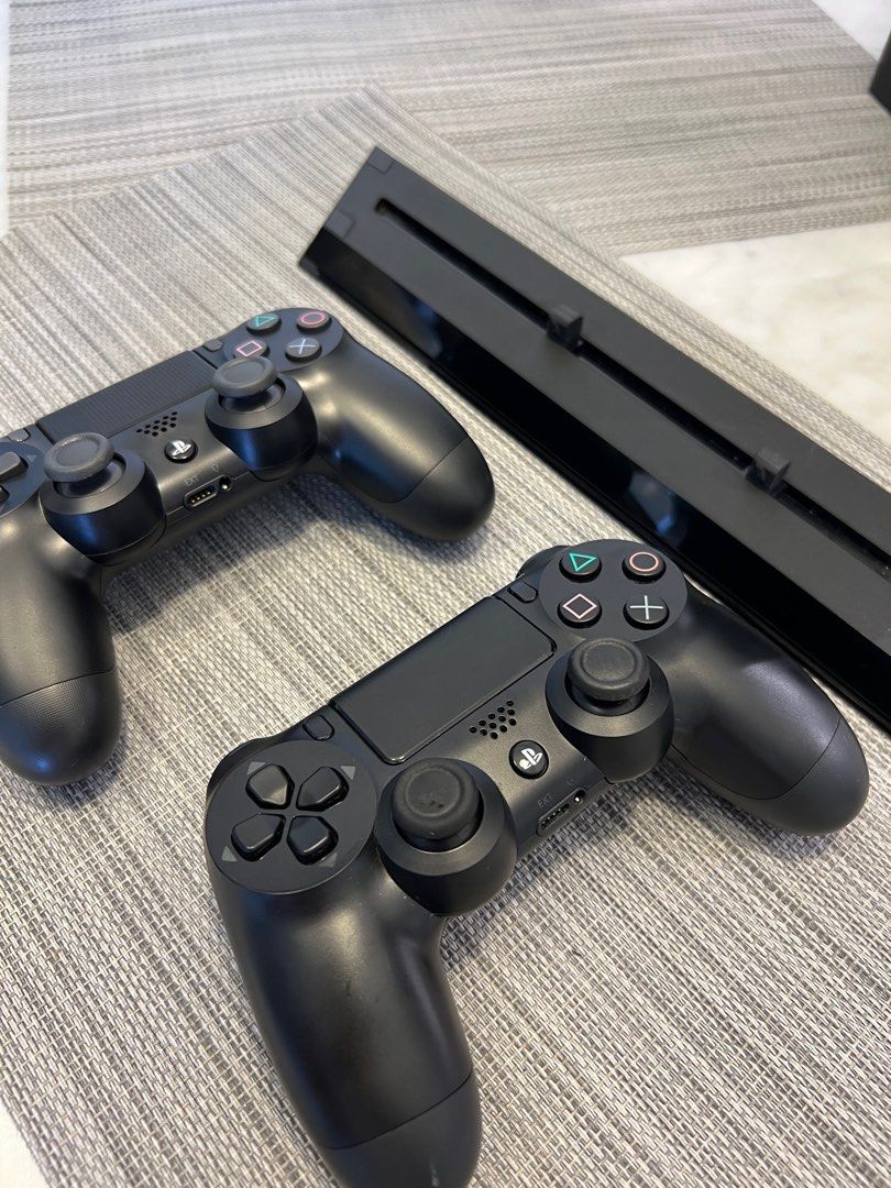 Playstation 4 (PS4) Original, Video Gaming, Video Game Consoles ...