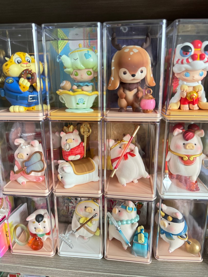 Popmart Figurine Display Case (Stackable), Women's Fashion, Jewelry ...