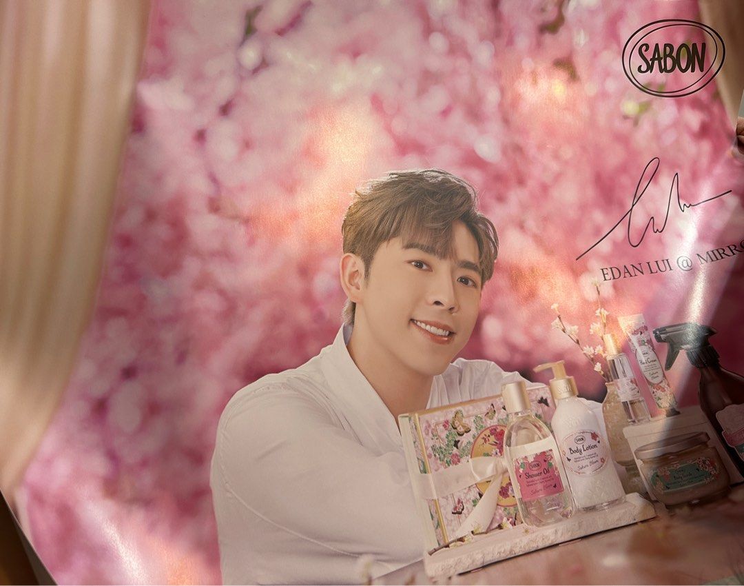 (實物拍攝-Poster) SABON x EDAN @ MIRROR 大頭特寫, 興趣及遊戲, 收藏品及紀念品, 明星周邊 - Carousell