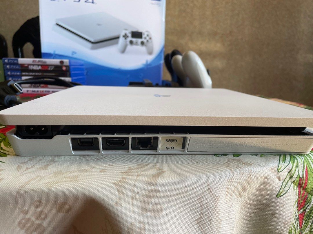 PS4 Slim Glacier White [DEFECTIVE], Video Gaming, Video Game Consoles ...
