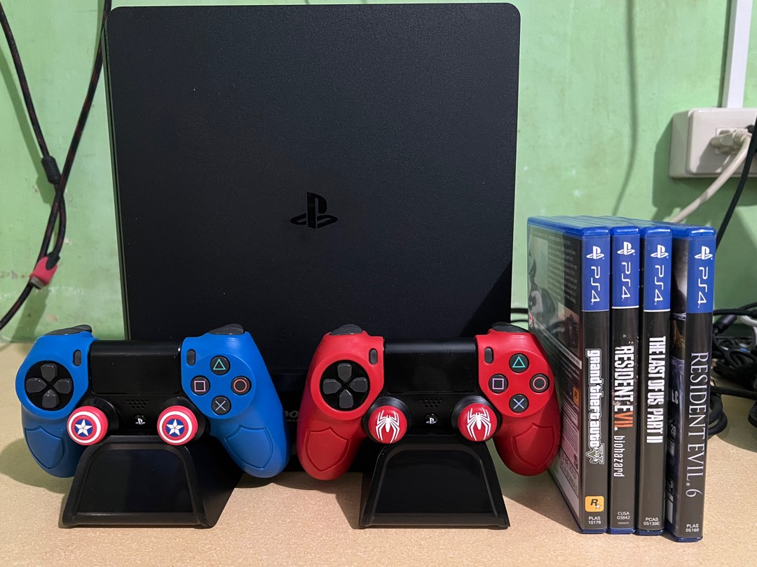 PS4 Slim w/ 2 Original DS4 Controllers, Video Gaming, Video Game ...