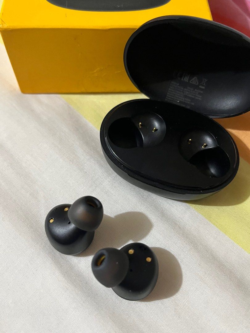 Real Me Buds Q2, Audio, Earphones on Carousell