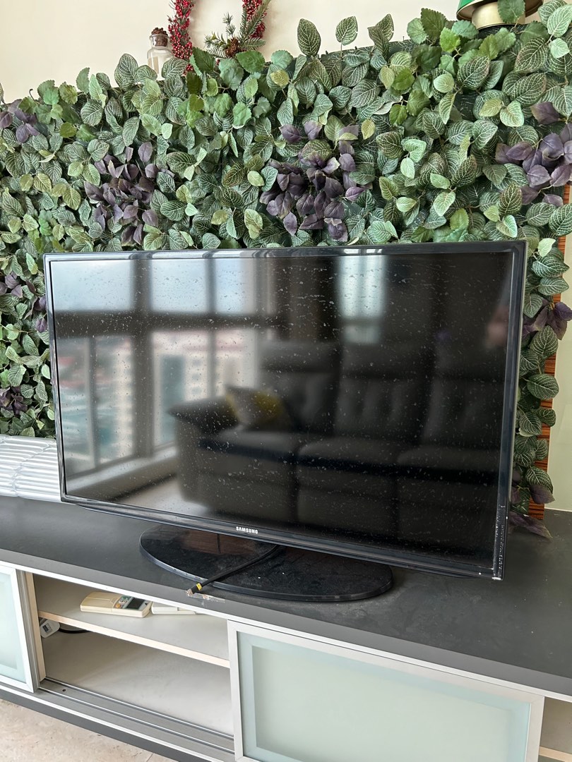 Samsung TV 40 inch, TV & Home Appliances, TV & Entertainment, TV on ...